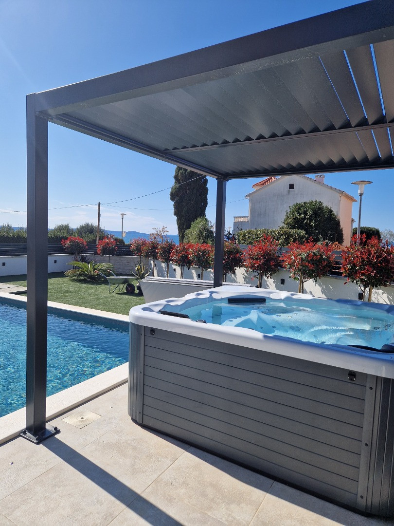 Villa Olivia with a heated pool and jacuzzi, Zaton, Dalmatia, Croatia